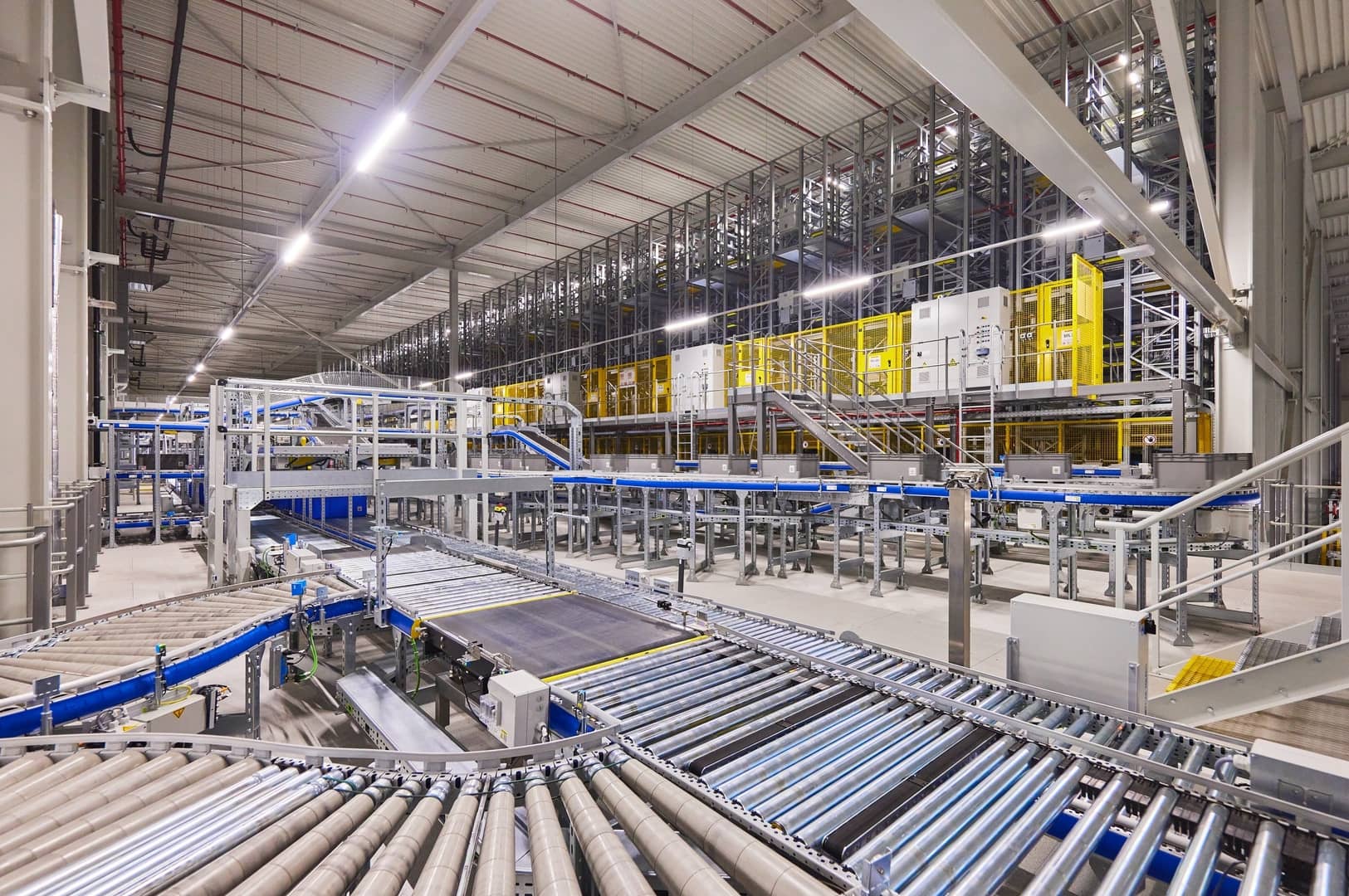 Bol.com opens expansion of fulfilment center in Waalwijk